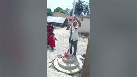 என் தோழி தேசிய கொடி ஏற்றிய போது Shorts Youtube