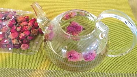 러블리한 장미꽃차