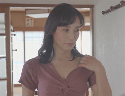 平岡里枝子最新平冈里枝子在线美图欣赏全集 哔哩哔哩