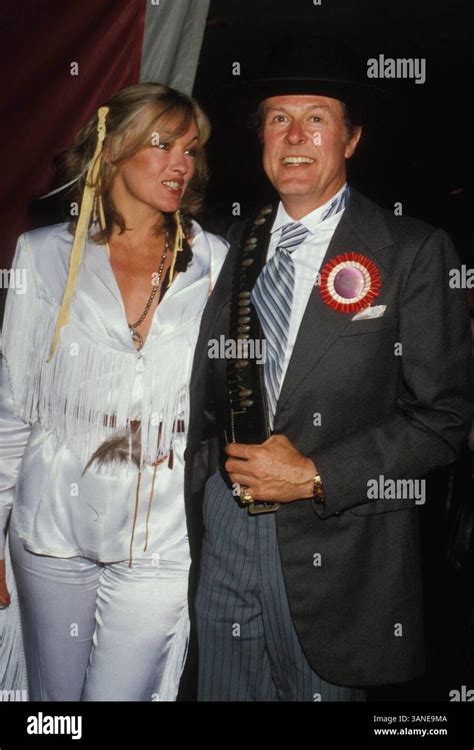 Dec 00 1981 Robert Culp With Wife Candace Faulkner 1981