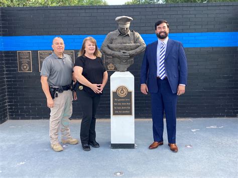 Pecos Pd Receives T From Local Businessman Yourbasin