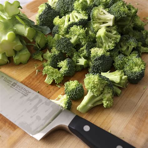 How To Cut Broccoli 3 Simple Steps Home Cook Basics
