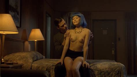 Loretta Yu Nuda Anni In Hemlock Grove