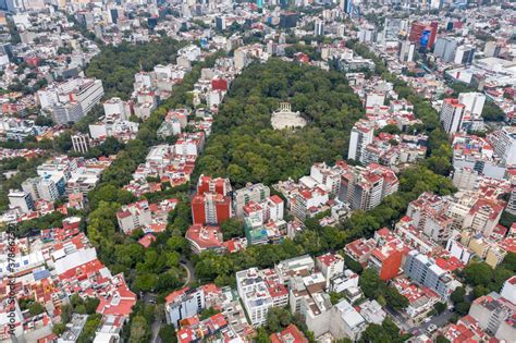 Espectacular Vista Aérea Del Parque México Y Amsterdam En La Colonia Hipódromo Condesa De La