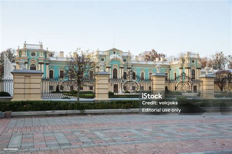 도시 키예프 우크라이나 아름다운 고대 성과 역사적인 건축물이 있는 도시 공원11112019 거리에 대한 스톡 사진 및 기타 이미지 Istock