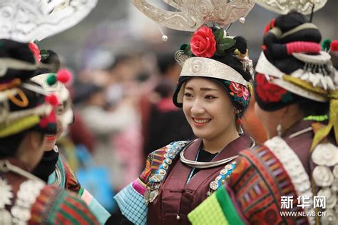 貴州省、ミャオ族の女性が伝統の踊りで立春祝う 人民網日本語版 人民日報