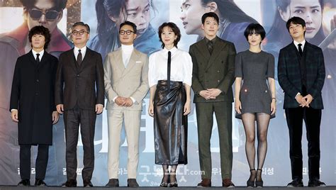 [덕샷] 최동훈 감독과 출연진 외계 인 2부 파이팅