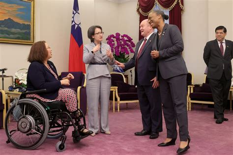 美跨黨派參議員來訪 蕭美琴感謝蘇利文、達克沃絲疫情時贈台灣疫苗 政治焦點 太報 Taisounds