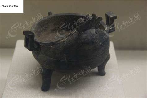 东周云雷纹兽首提梁黑陶盉高清图片下载 红动中国