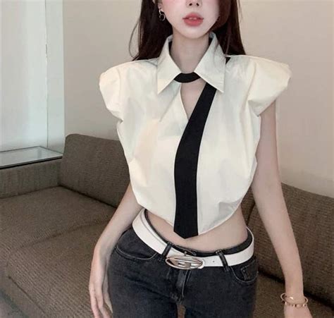 [존예핏 컬러리뉴얼🤍] 유니크 배색 민소매 크롭셔츠 초커셔츠 타이셔츠 크롭나시 그린컬러추가💚 에이블리