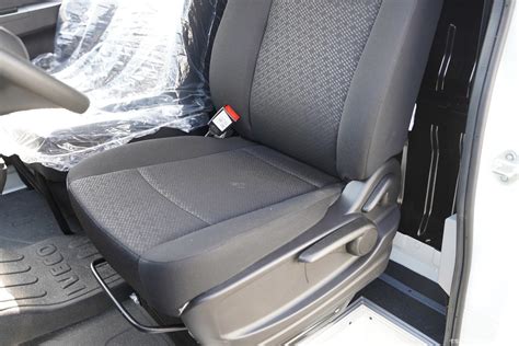 【图】南京依维柯 2023款 新得意 V37 129马力 2 8t中轴中顶封闭货车 国六 实拍图片 1765040 卡车之家