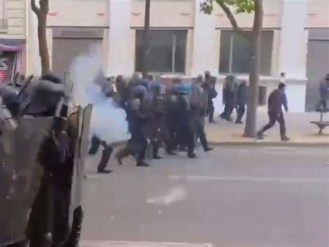 Бой по улиците на Париж след протест срещу крайната десница във Франция