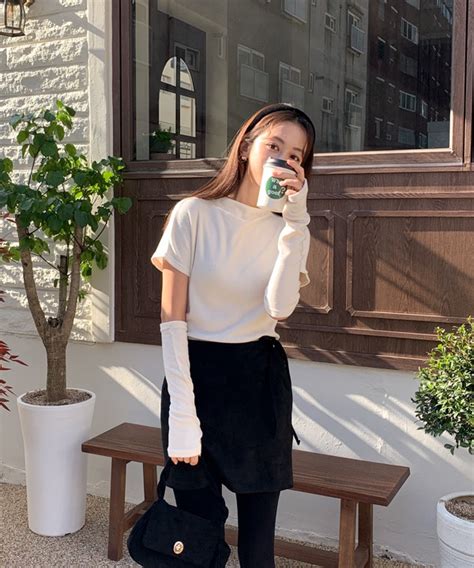 리얼코코 10할인연말룩 제이룬 워머 반팔 기모니트 4 Color 겨울윈터방한크롭크리스마스파티