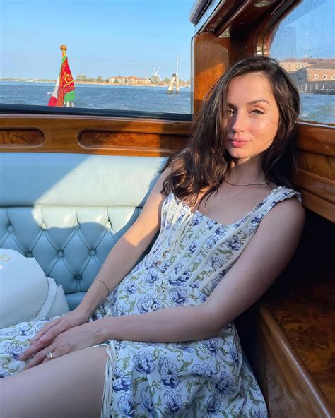 Ana De Armas Instagram Posts Ultra Hd Rcelebshdneeds