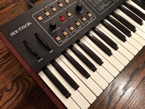 MATRIXSYNTH Sequential Circuits Six Trak Synthesizer SN 003318