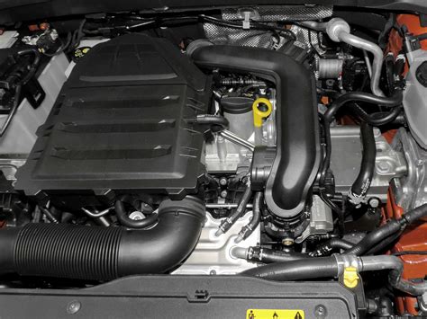 무료 사진 자동차 엔진 차고 수리점 장치 메커니즘 변속장치 산업 차량 기계