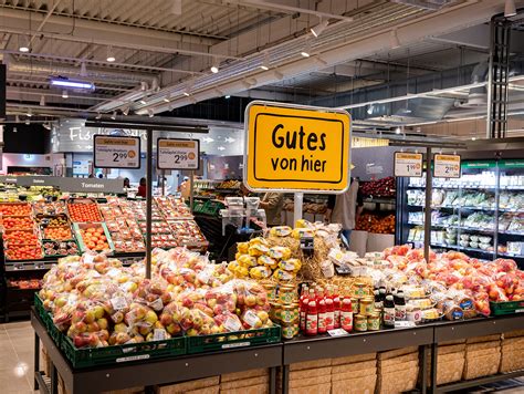 Globus eröffnet Markthalle in Wesel mit 120 Meter langer Gastronomie