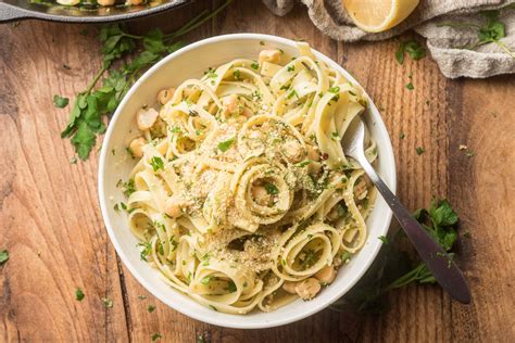 Garlic Butter And Herb Pasta With Chickpeas Connoisseurus Veg