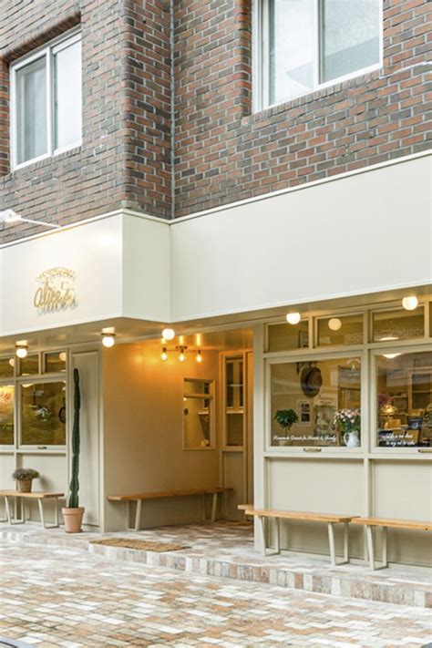 No1979 앨리스케이커리 유럽 가정집 분위기의 30평 케이크전문점 인테리어 House Styles House Design