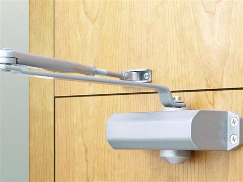 ЕЛЕКТРИЧЕСКА БРАВА И АВТОМАТИ ЗА ВРАТИ Ключар София Център Отключване на врати монтиране на