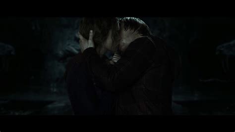 Great Films Featuring Super Awkward Kissing Scenes Page