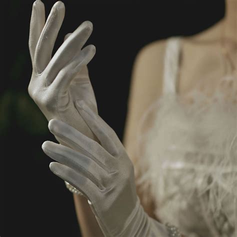 우아한 진주 레이스 보우 웨딩 장갑 여성용 여름 얇은 짧은 새틴 탄성 에티켓 드레스 장갑 사이클링 운전 장갑 Aliexpress