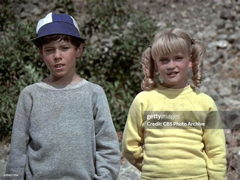 Mike Lookinland As Bobby Brady And Susan Olsen As Cindy Brady In The