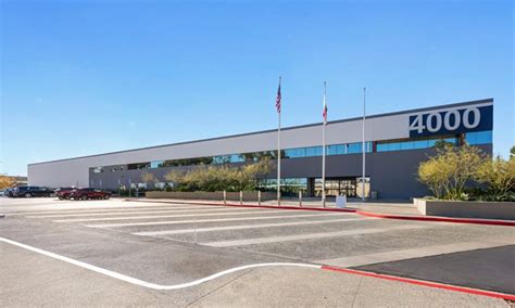 Industrial For Lease — 4000 Ruffin Rd San Diego Ca 92123 Usa
