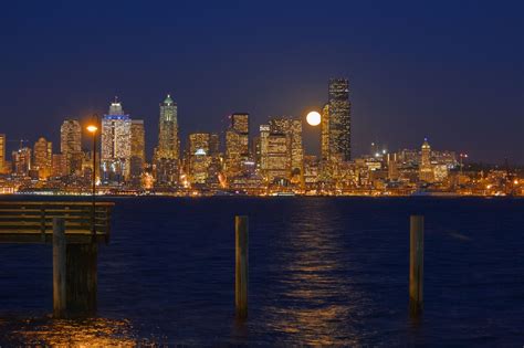 Moonrise Wallpapers 4k Hd Moonrise Backgrounds On Wallpaperbat