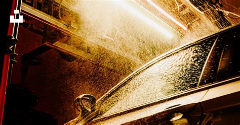 후드에 조명이있는 자동차 사진 Unsplash의 무료 자동차 애호가 이미지