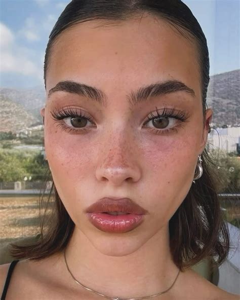 Follow Pinterest Coliibarreto Eyebrow Shape Eyebrows Eyebrow Slits