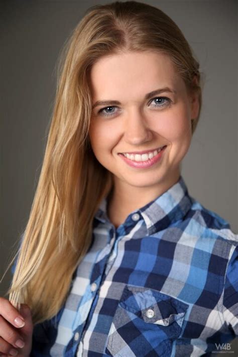 Pictures Of Violette Pink Wallpics Net Wallpapers Photos Pictures Backgrounds