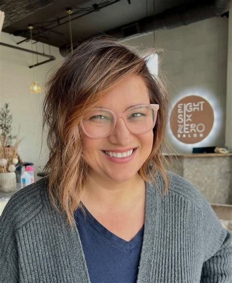 53 Stunning Bob Hairstyles For Women With Round Faces Hood MWR