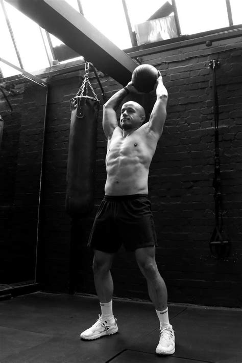 Harry Styles Commando Style Workout For Stage Ready Stamina Exclusive