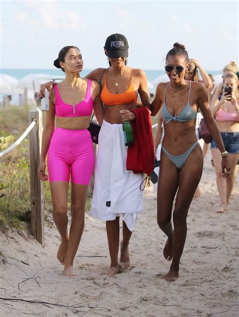 Jasmine Tookes Shanina Shaik And Lais Ribeiro Bikini Beach Party In