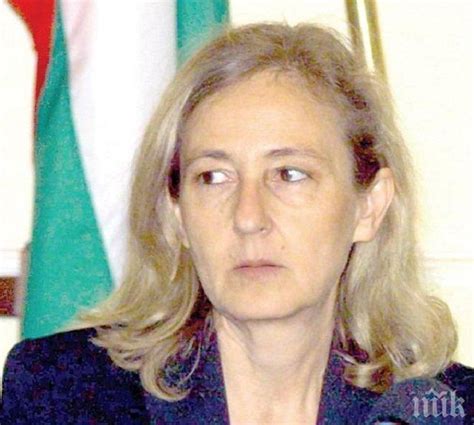 Доц Кожухарова Готови сме за ебола Грипът идва Информационна агенция ПИК