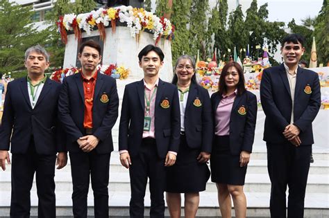 คณะเภสัชศาสตร์ มหาวิทยาลัยธรรมศาสตร์ นำโดย อาจารย์ เภสัชกรพีรพัฒน์ ทรัพย์พฤทธิกุล รองคณบดีฝ่าย