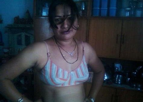 Pin By Chetan On Desi Hot Blouse Beautiful Girls Dresses Sports Bra