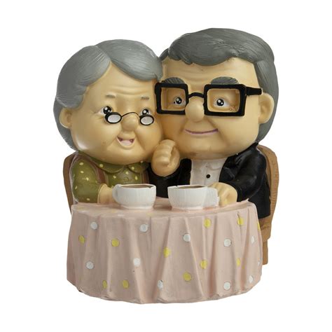 قیمت و خرید مجسمه دنیا دکوری سرمد مدل پیرزن و پیرمرد طرح آپ کد 3