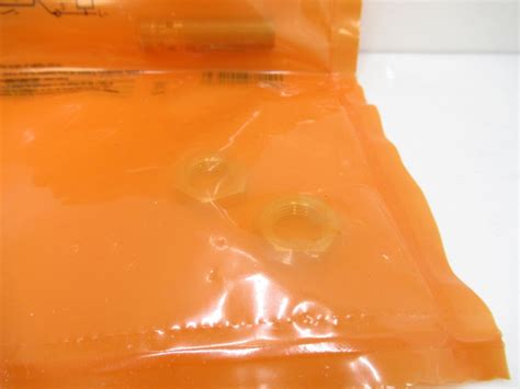 Ifs289 Ifb3004bbpkg K1 Us 104 Ifm Electronic Inductive Sensor 3 Wire