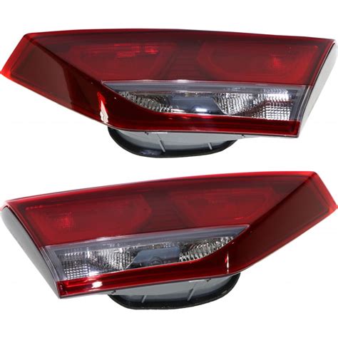 Carlights360 For Hyundai Elantra Tail Light 2017 2018 Pair Driver And