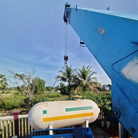 សុខ ឃាង ឡានស្ទូចនិងដឹកទំនិញ ដាក់អក្សរ សុខ ឃាង ឡានស្ចួចនិងដឹកទំនិញ 有吊車出租 Sok Kheang Lifting