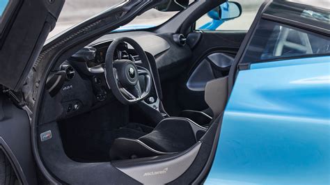 Mclaren 750s Interior Layout And Technology Top Gear