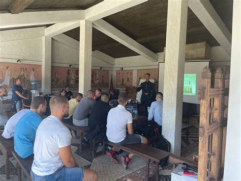 Септември време за нови знания Красиво Ветрино