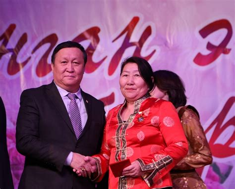 ОЛОН УЛСЫН ЭМЭГТЭЙЧҮҮДИЙН ЭРХИЙГ ХАМГААЛАХ ӨДРИЙГ ТОХИОЛДУУЛАН “БУЯНТАЙ ЭЭЖ” “ШИЛДЭГ ЭЭЖ