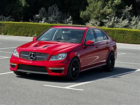 مستعملة مرسيدس بنز C 250 موديل 2014 حاله ممتازه من الداخل والخارج فل مواصفات فتحه وجلد ومثبت