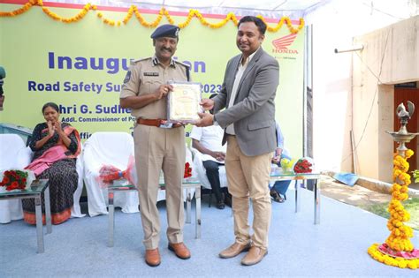 Honda Motorcycle And Scooter India And Hyderabad Traffic Police Kick
