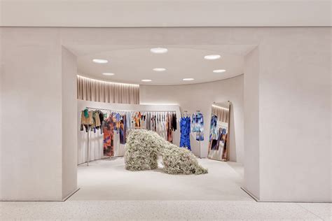 Portugal S First Zara Reopens After Extensive Expansion And Remodeling