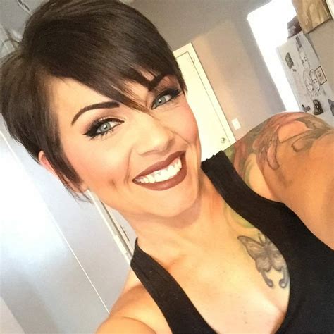 20 модерни къси прически с бретон 2020 За Жената