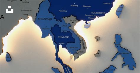 파란색으로 표시된 국가가 있는 세계 지도 사진 Unsplash의 무료 땅 이미지